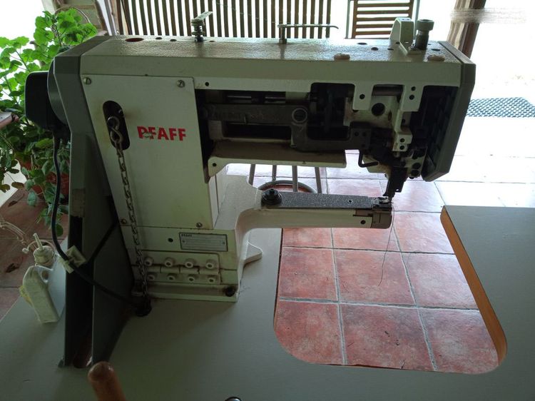 Pfaff 335 Sewing Machines