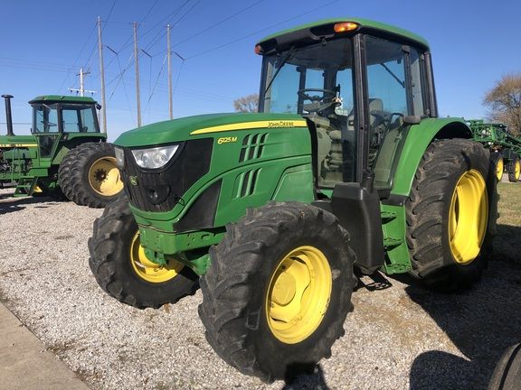 John Deere 6125M Tractor