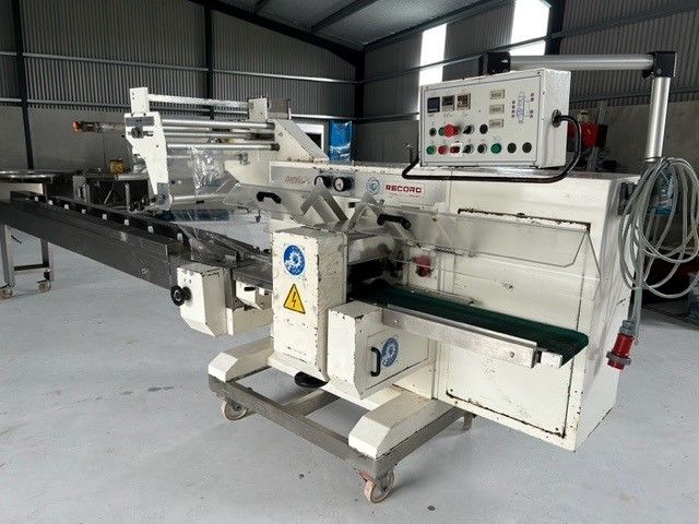 Record Panda 2000 Flow Wrapper