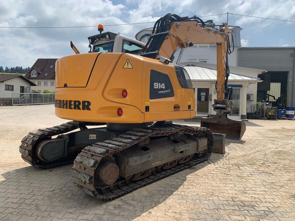 Liebherr R914 Compact Tracked Excavator