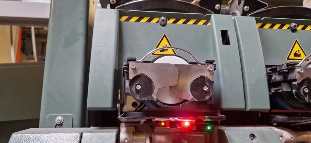 2 Rieter J20 air jet spinning machines