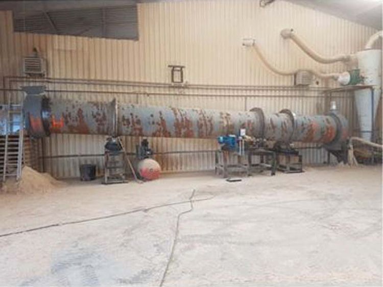 Rotary sawdust dryer