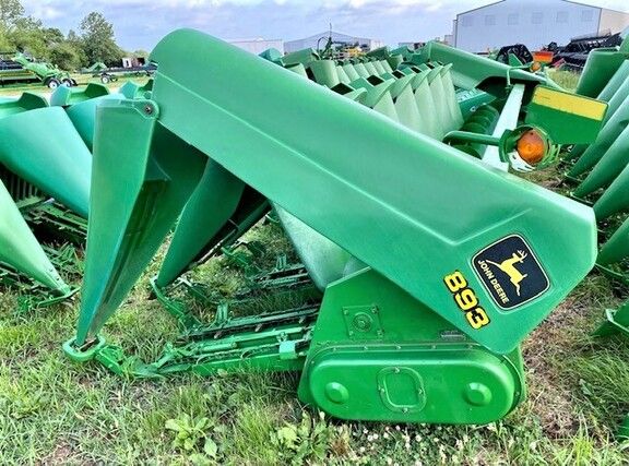 John Deere 893 Corn and Row Crop headers