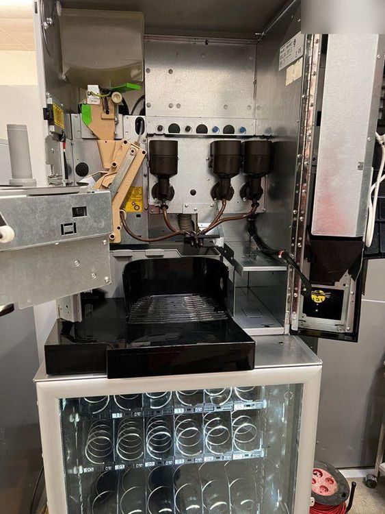 Duo vending machine for cold hot drinks, snack bottles and Necta ...