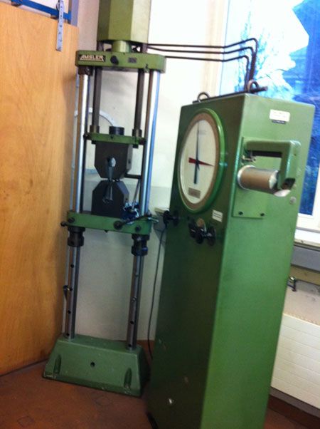 Amsler 10Z 1032, tensile testing machine - Used construction equipment ...