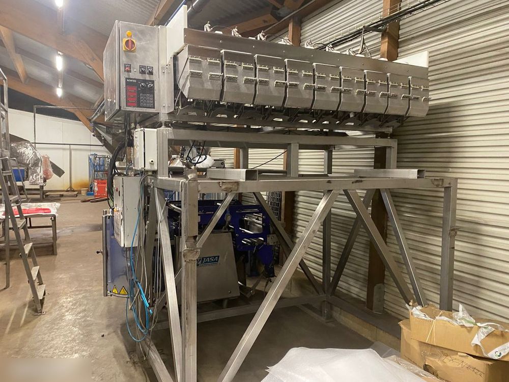 Intralox 3-channel stainless steel belt for bagging or tray packing