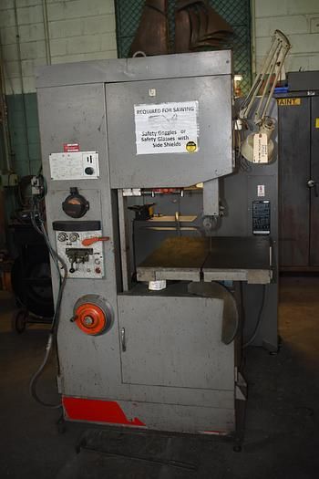 Amada V400 VERTICAL BAND SAW Semi Automatic
