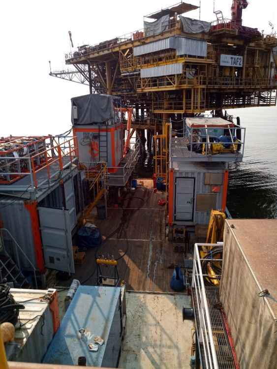 Diving Support Offshore Barge (6 point-mooring)