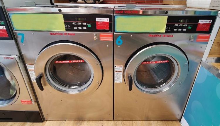 2 Speed Queen SC40 18 Kg Garment washing