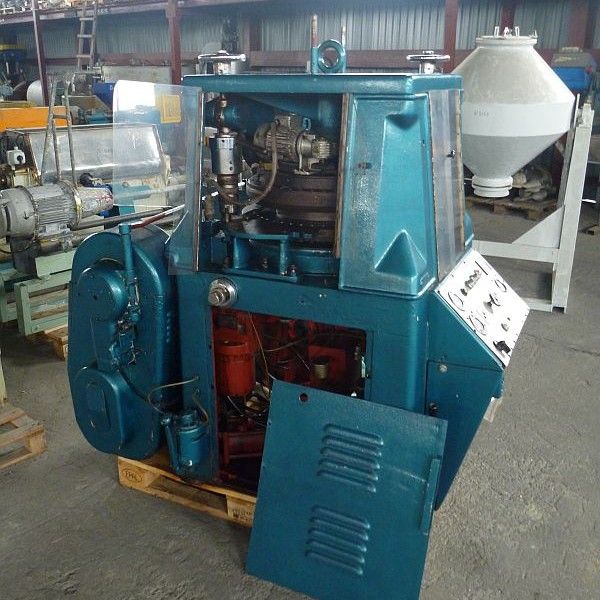 Manesty Rotapress MKII series 45 Minimal diameter of tablet 5 mm ...