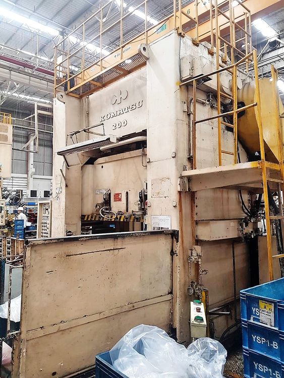 Komatsu E2P-200 200T