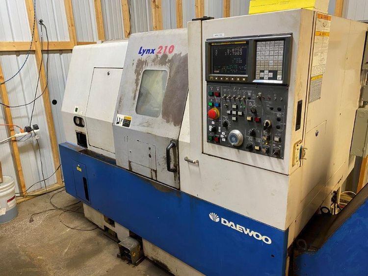 Daewoo CNC FANUC 0IT 4,500 RPM LYNX 210LC