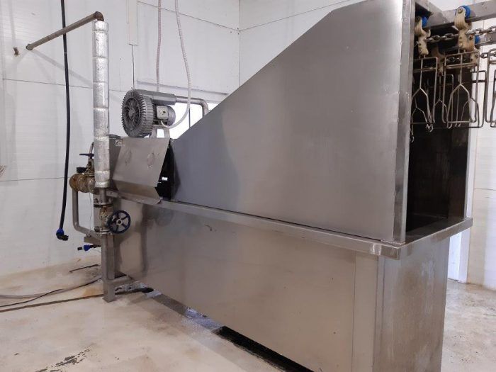 Poultry slaughter line and chilling system