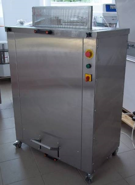 Rota Baking tray cleaning machine