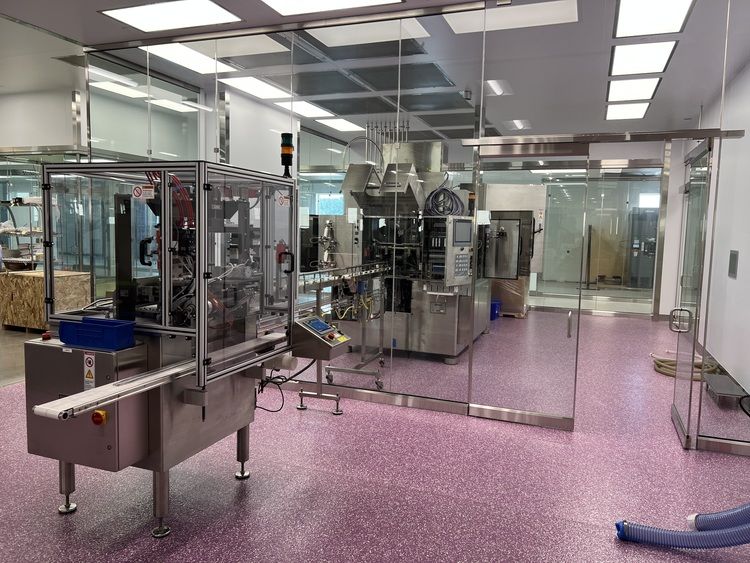 Weiler 624 BFS, Blow-Fill-Seal Machine