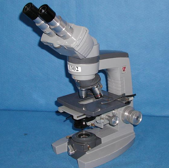 American Optical 1036A, Microscope