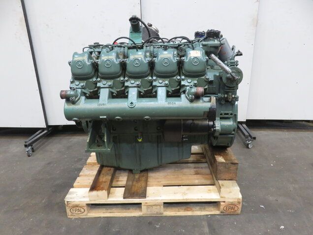 Mercedes OM 403 Diesel Engine