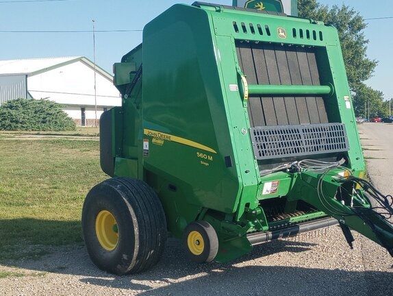 John Deere 560M