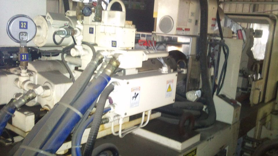 2 Meiki Injection moulder 35T M-35B-D-DM