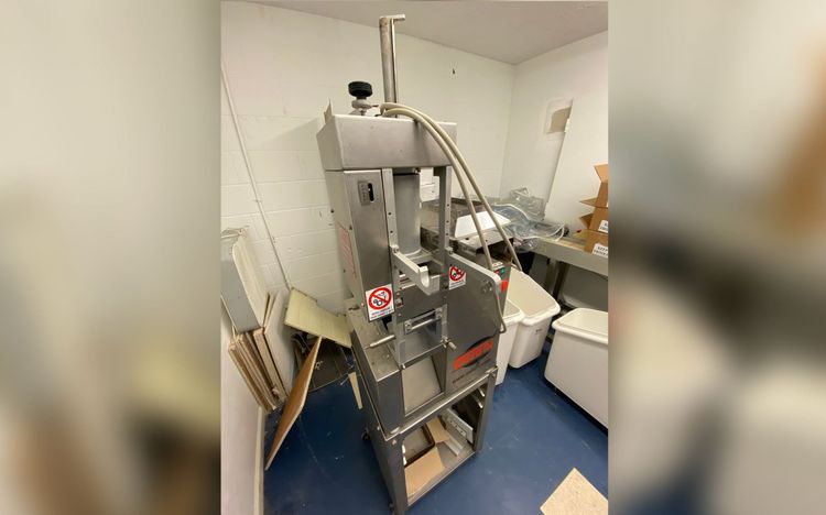 Ostoni Ravioli forming machine