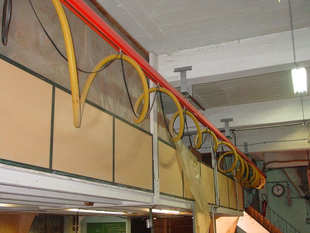 Carton handling machine