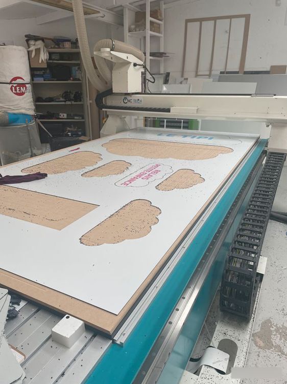 CNC DIGITAL MILLING MACHINE