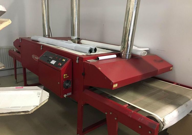 Tiflex carousel with oven