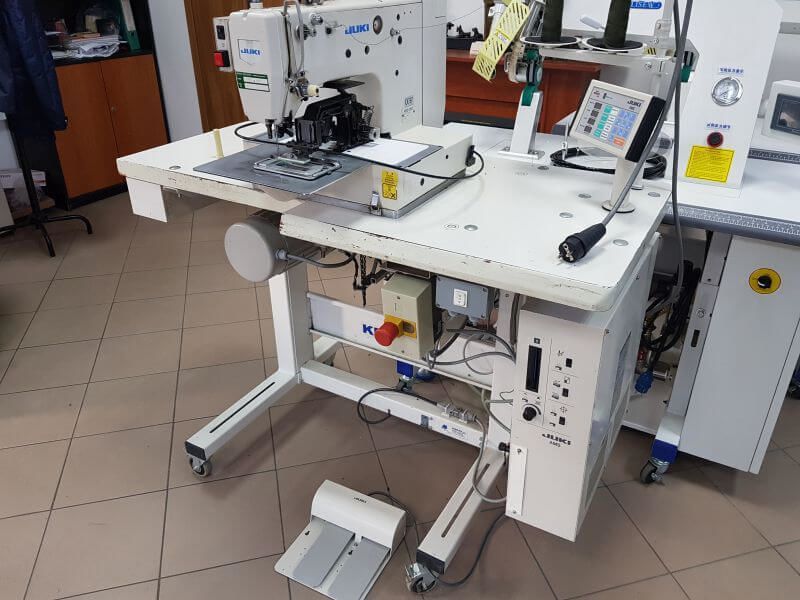 Juki AMS 210C Sewing