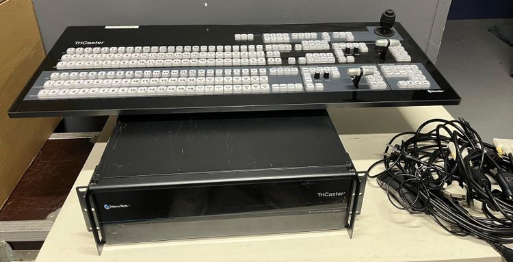 NewTek Tricaster TC1 2M/E, Switcher with Control Surface