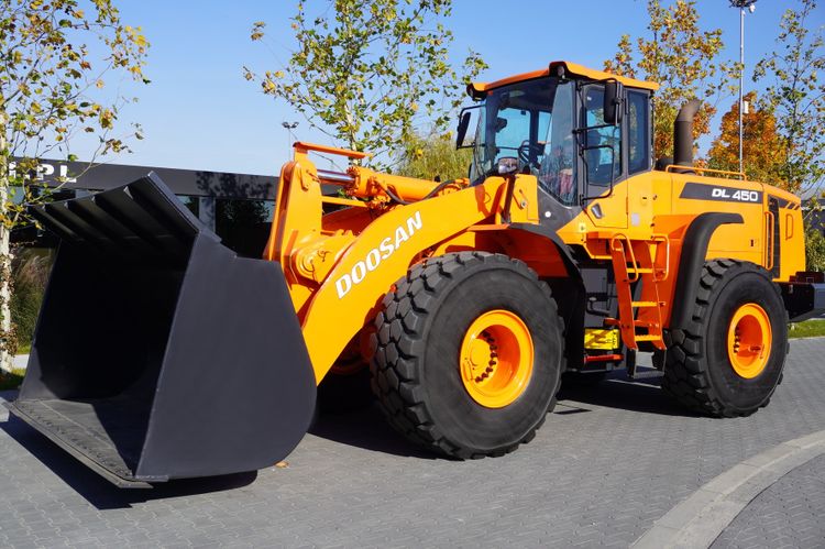 Doosan DL450 Wheel Loader