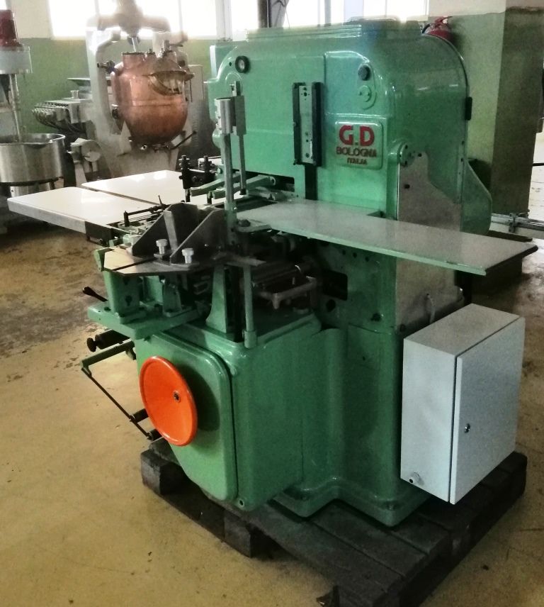 GD 2160 AUTOMATIC WRAPPING MACHINE