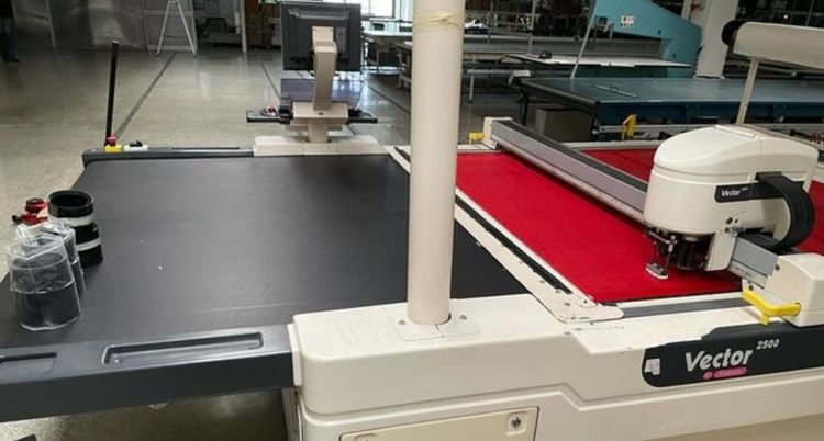 Lectra Vector 2500 V3 Fashion fabric cutting machine