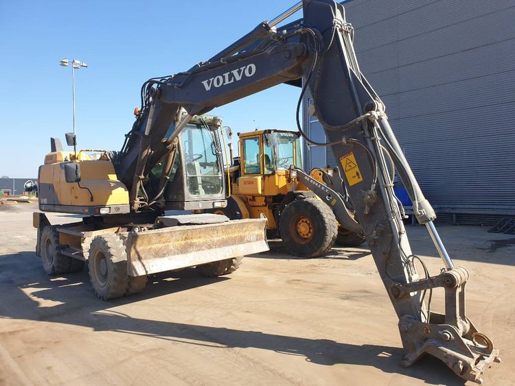 Volvo EW 140 D Excavator
