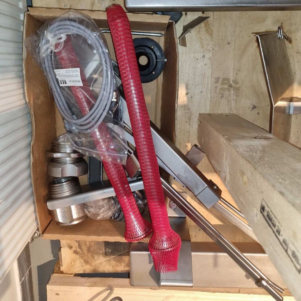 Poly-Clip PDC700 semi-automatic clipper