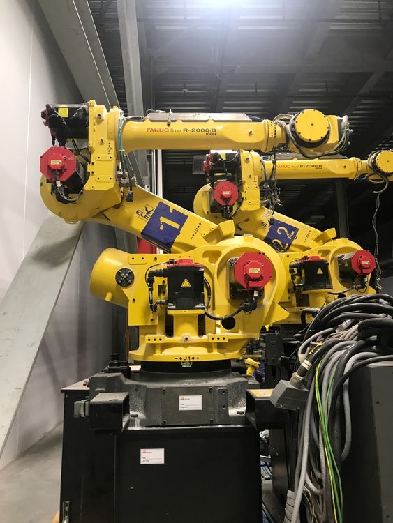 5 Fanuc 200kg Palletizing Robot R-200iB/100H