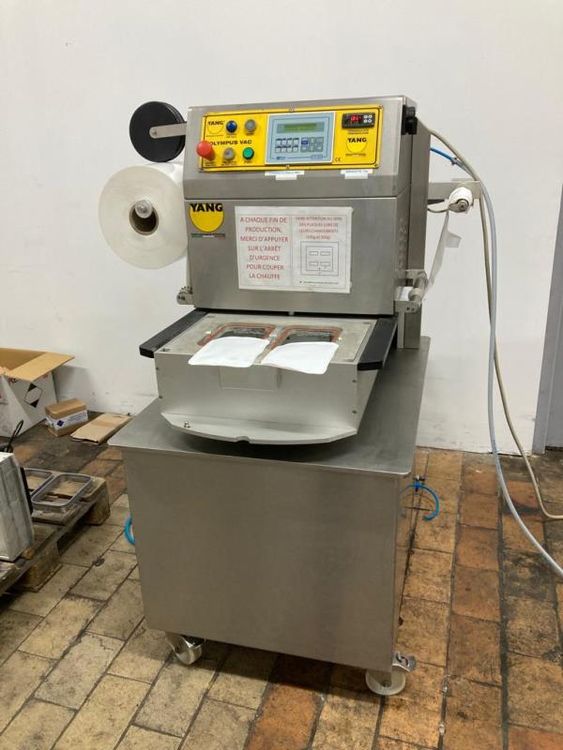Yang OLYMPUS VAC SEMI-AUTOMATIC SEALER