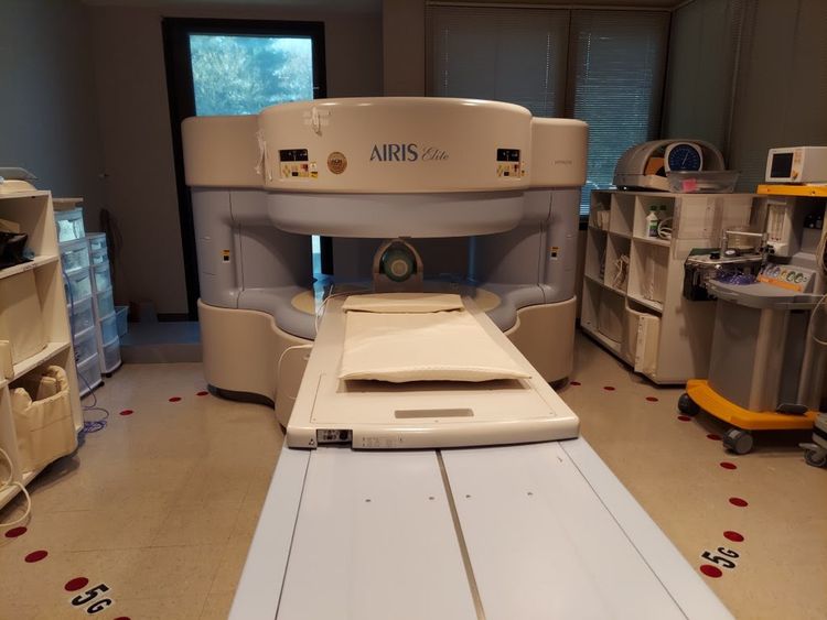 Hitachi Elite Open MRI