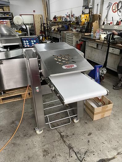 Maja SKINNY Skinning machine