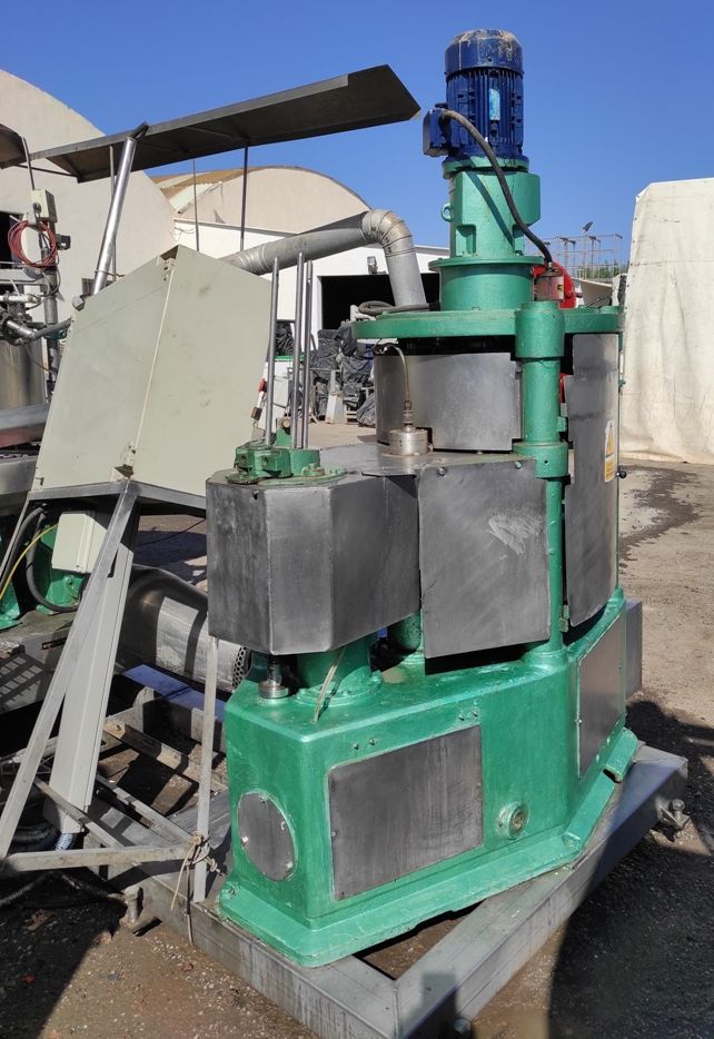 Comaco AGM 6 SEAMER WITH NON-MOTORIZED PLATE AND 24- VALVE VACUUM ...