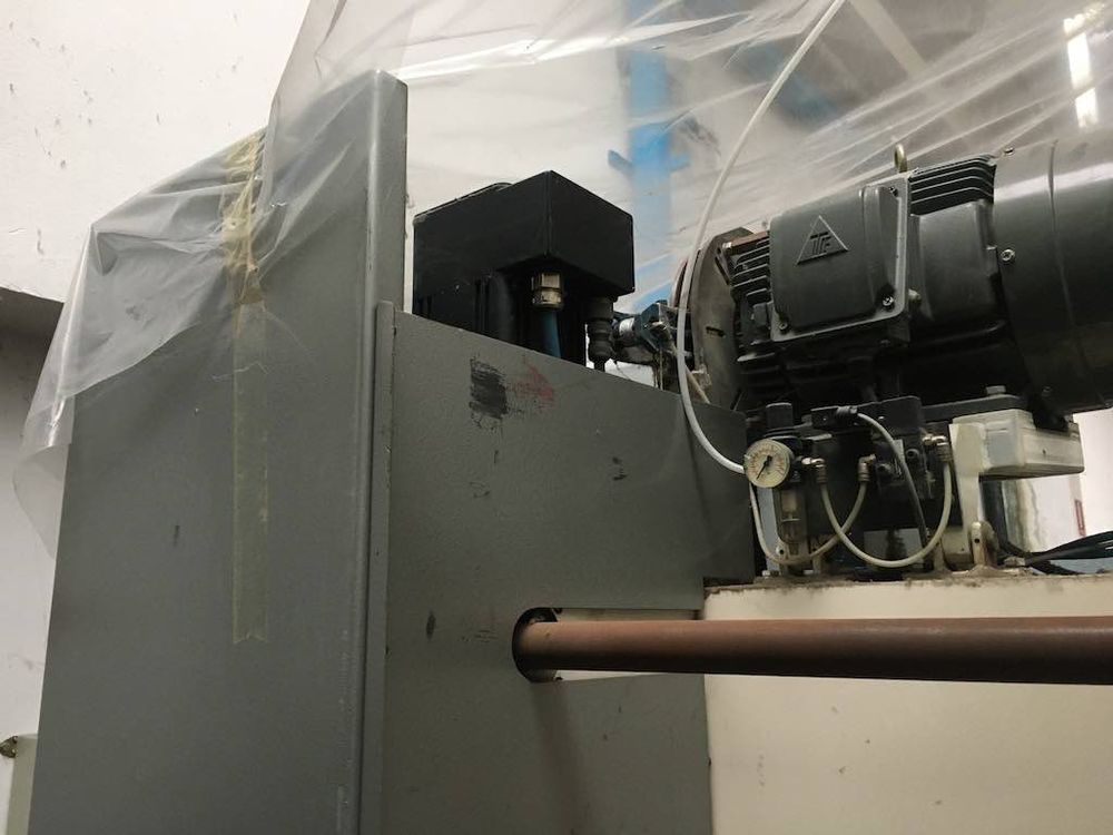 Cobble tufting machine