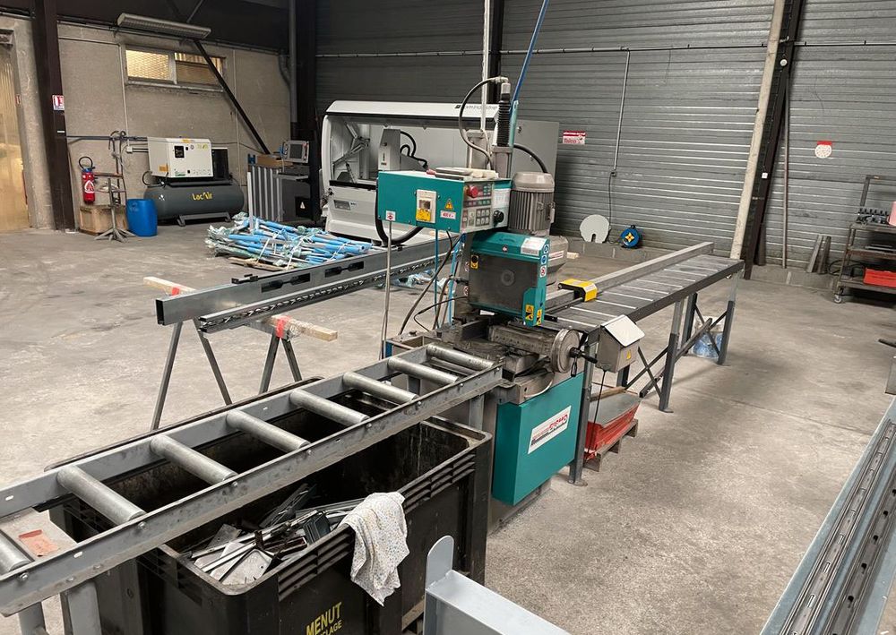 Eismo Vertical semi-automatic chainsaw