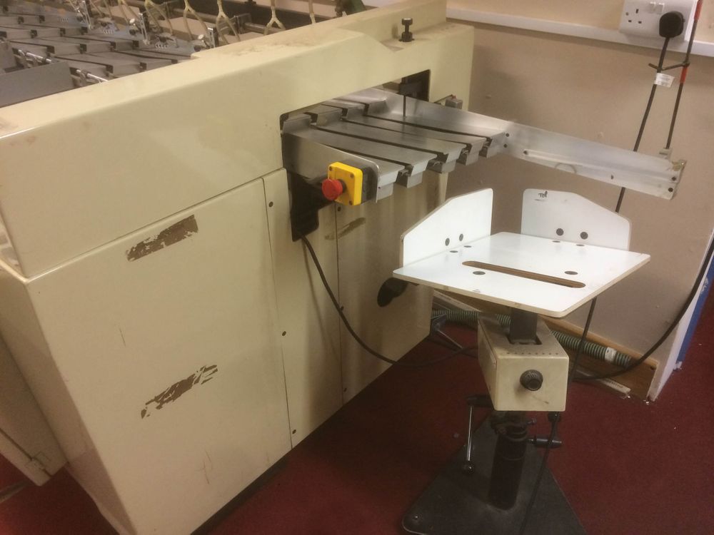 Set Master SRA3, 7 station collator