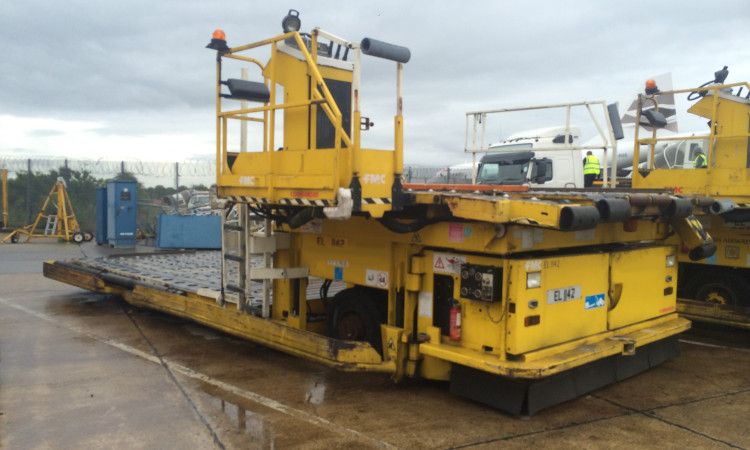 FMC Commander Aircraft cargo loaders