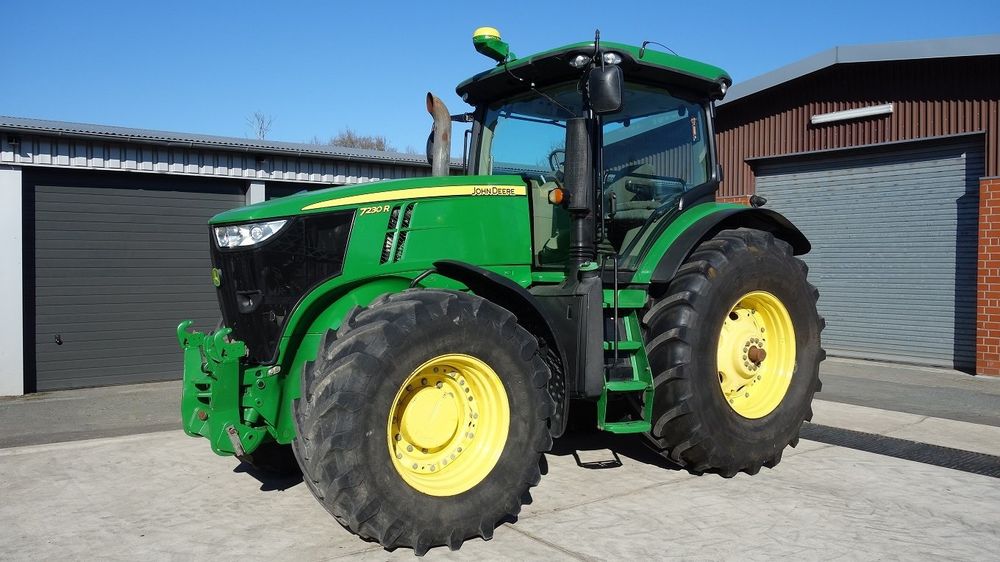 John Deere 7230 R Tractor