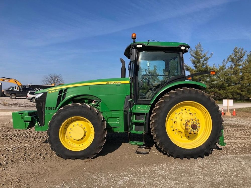 John Deere 8285R Tractor