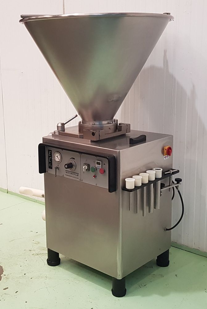 Tecnotrip EC4T EMBUTIDORA CONTINUA CON VACÍO