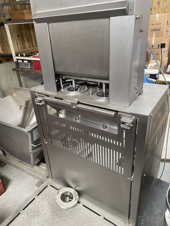 LARGE FRUIT CORE AND SEGMENTING