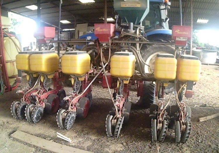 8130 6-row Planter