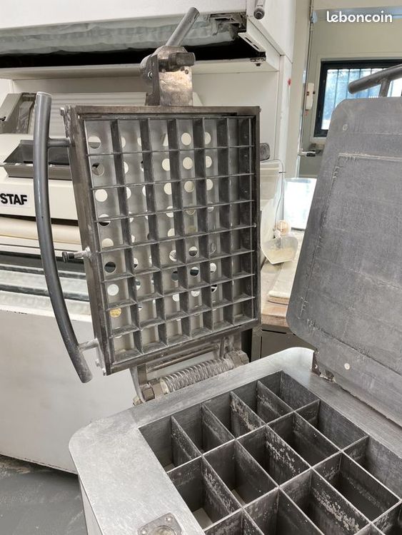 Universal Staf Divider