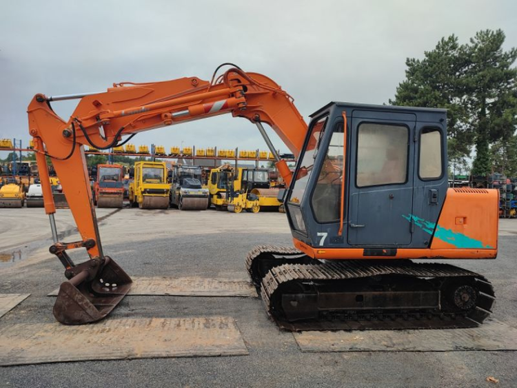 Hitachi EX60 Tracked Excavator